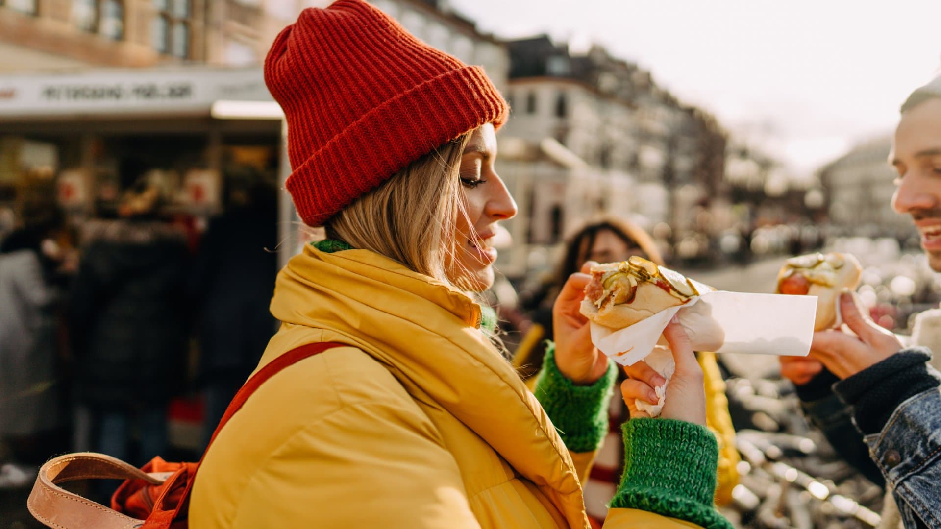 Current Account: Daily Banking With Free Debit Card | RAKBANK UAE